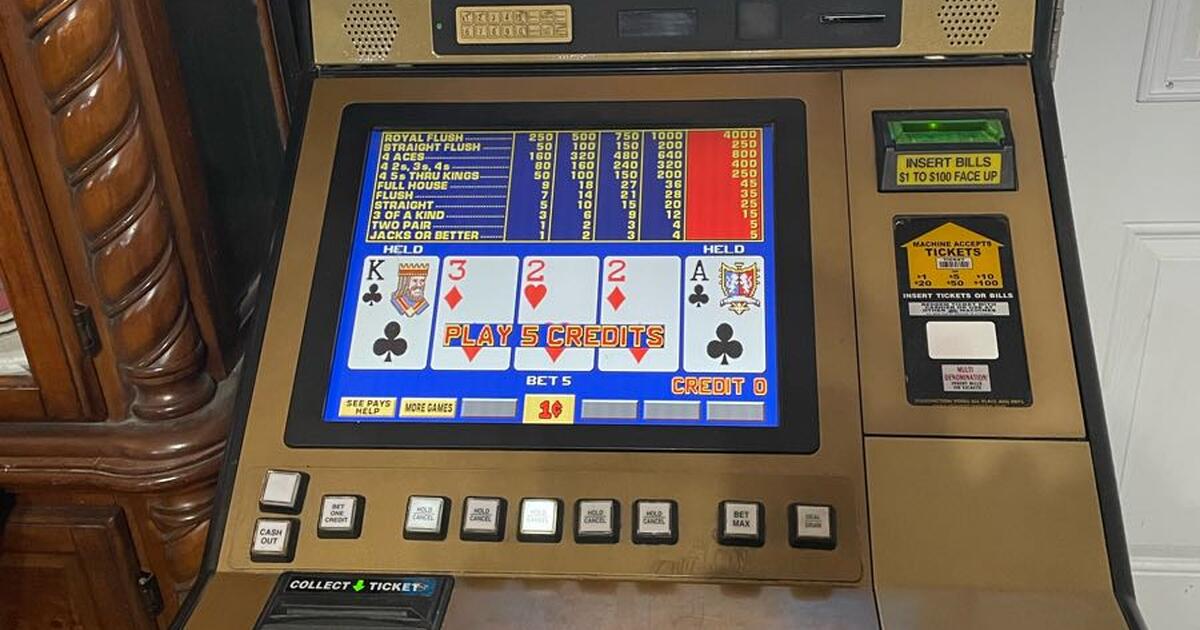 Igt game king multi denomination slot machine for $1400 in Las Vegas ...