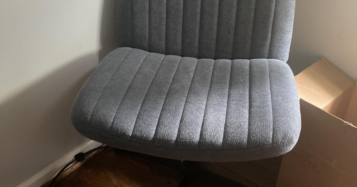 $40 Extra Wide Comfy Desk Chair for Free in Nashville, TN | For Sale ...
