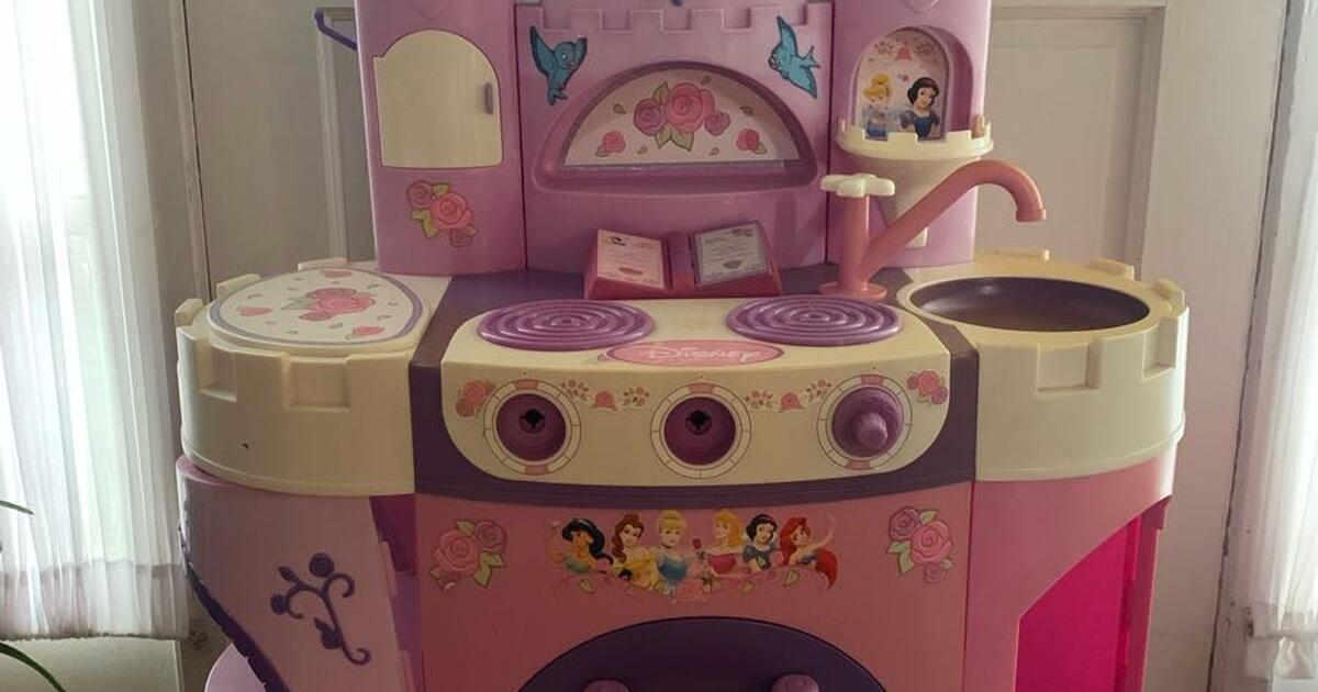 Disney Princess Castle Kitchen for Free in Mount Laurel, NJ | For Sale ...