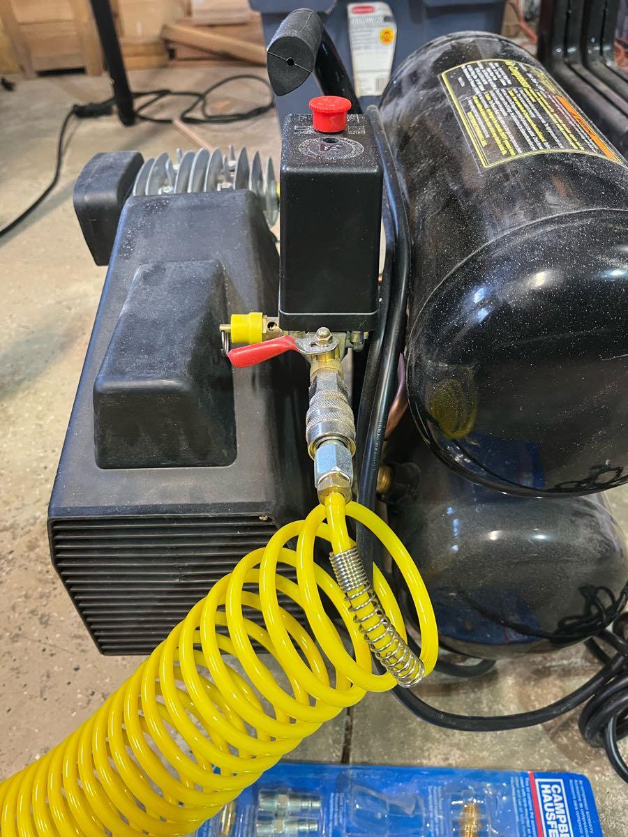 Central Pneumatic Twin Tank Compressor for $80 in Rochester Hills, MI ...