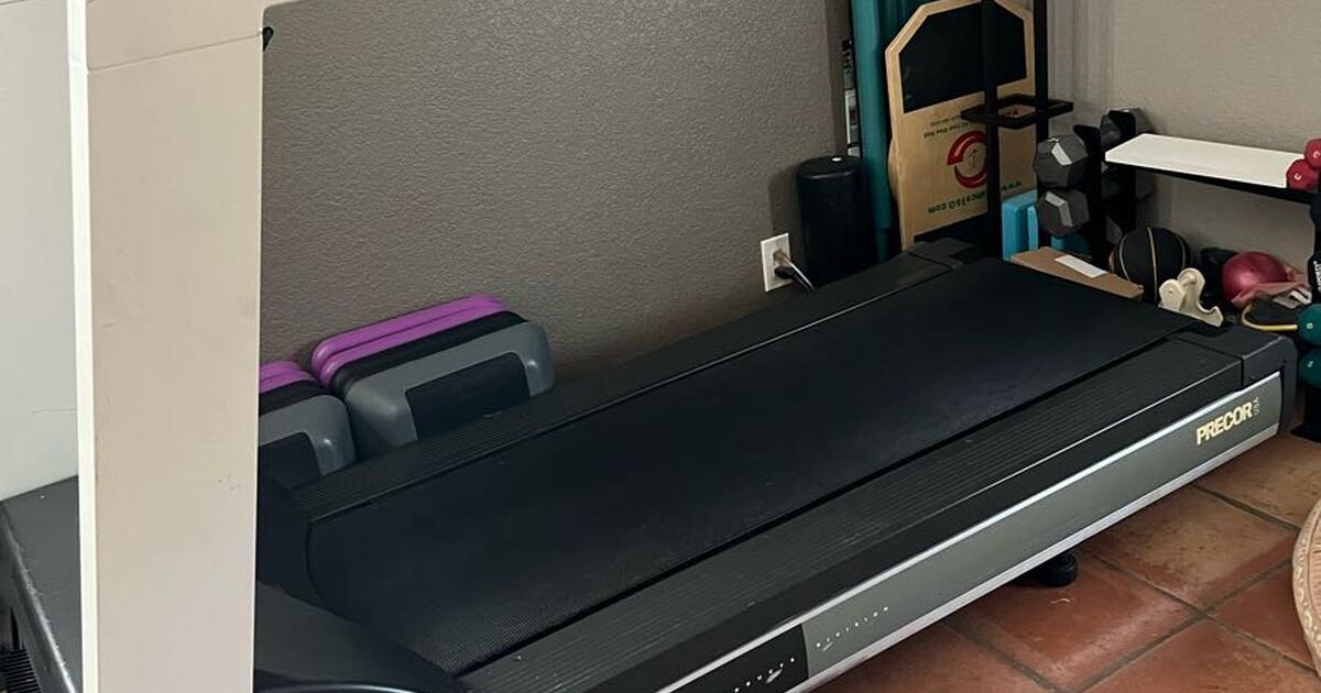 Pre-core treadmill, Life Fitness treadmill, Vector universal gym for ...