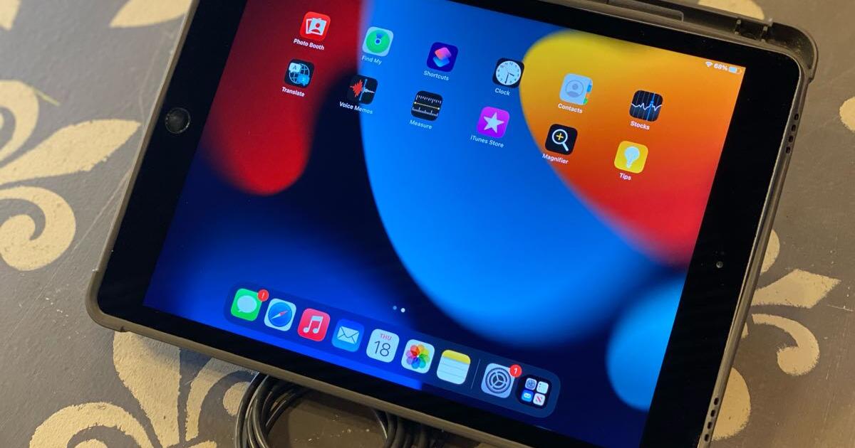 Apple iPad 8th Gen 128gb Wifi w/case for $335 in Louisville, KY | Finds — Nextdoor