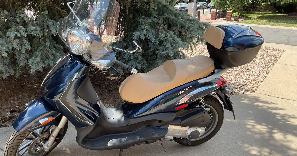 $1200 Piaggio 2009 BV Beverly 250 Tourer Scooter for Free in Wheat ...