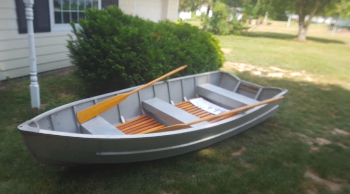 12 ft Aluminum Rowboat with Oars for Free in Lapeer, MI | For Sale ...