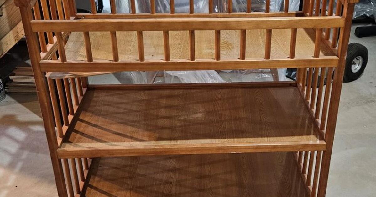 Old Changing table for Free in Oakland charter Township, MI | For Sale ...