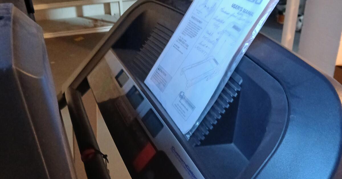 ProForm 350 Treadmill for Free in Oconomowoc, WI | For Sale & Free ...