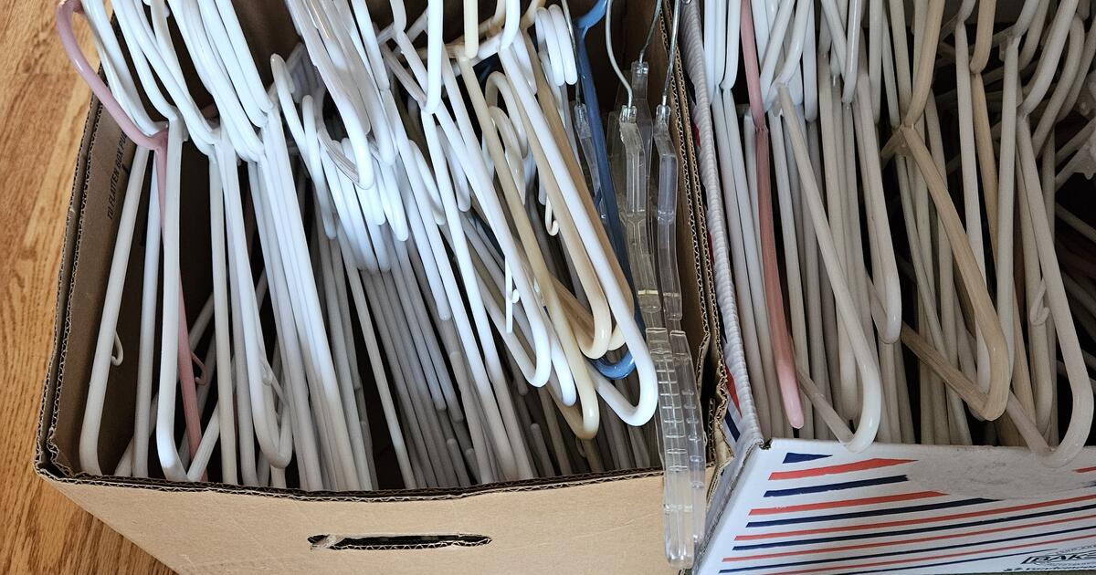 Assorted Plastic Hangers PENDING PICK-UP for Free in Wilmington, DE ...