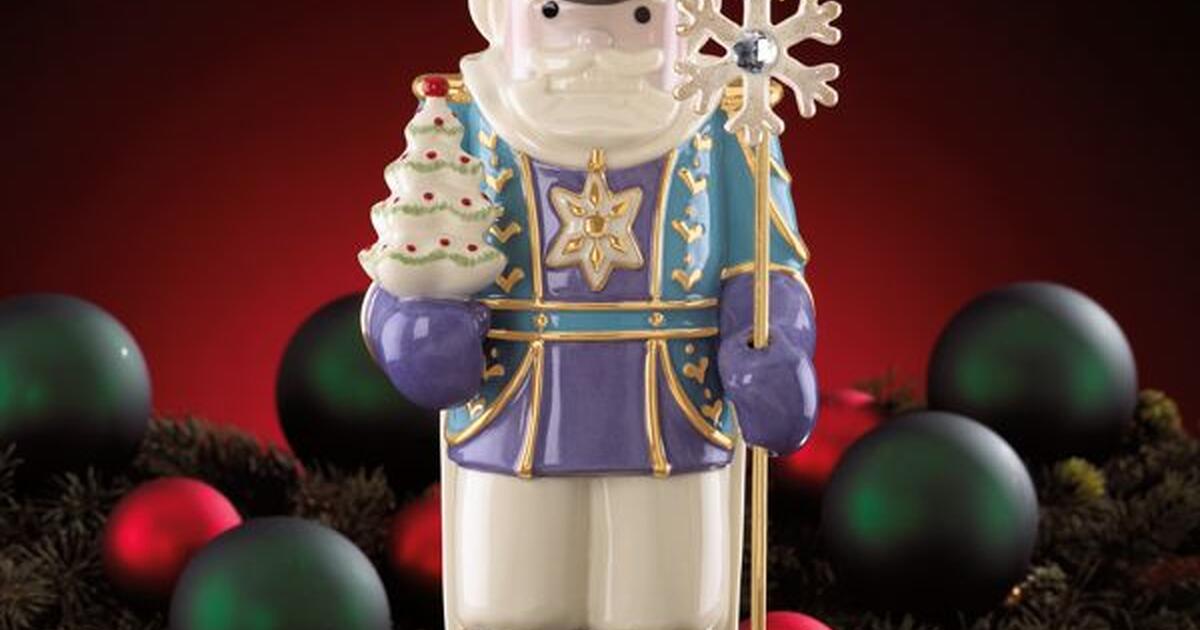 Lenox Nutcracker with Tree Figurine 11 Inch Tall New for $145 in Peoria ...