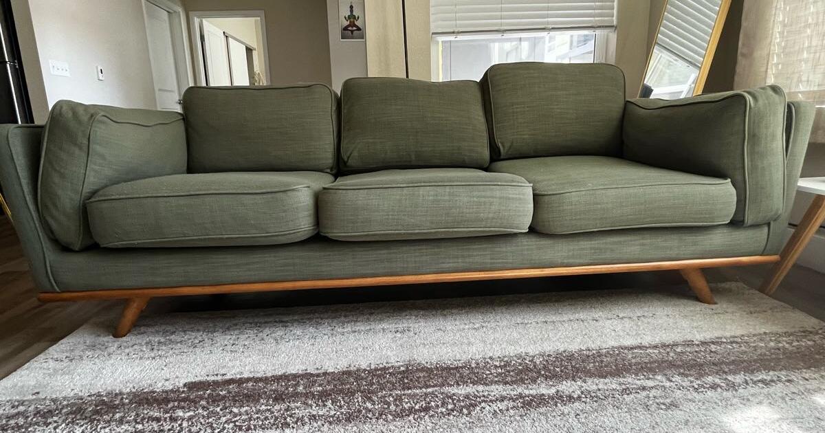 Moving Out: Everything for sale see prices in full post below for $5 in ...