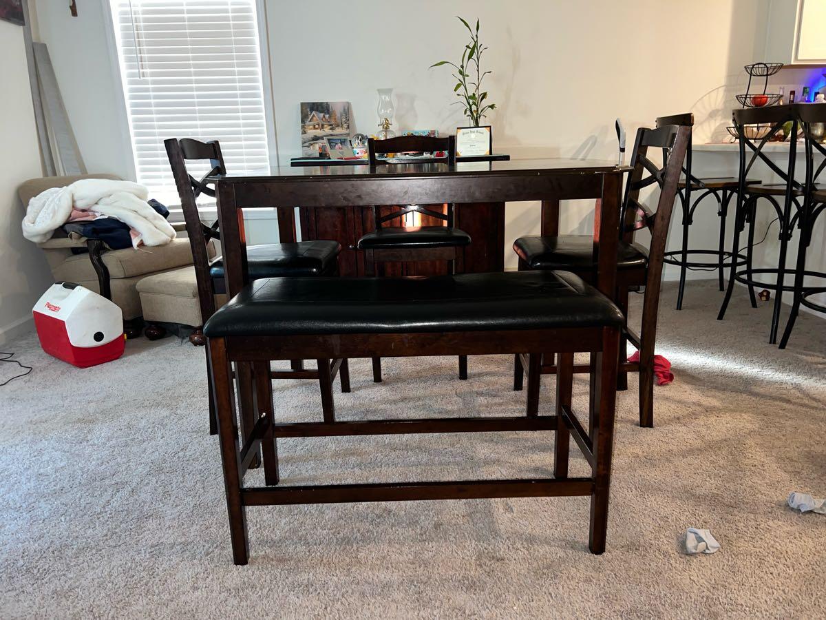 Table and 3 chairs plus bench for $70 in Milton, FL | For Sale & Free ...