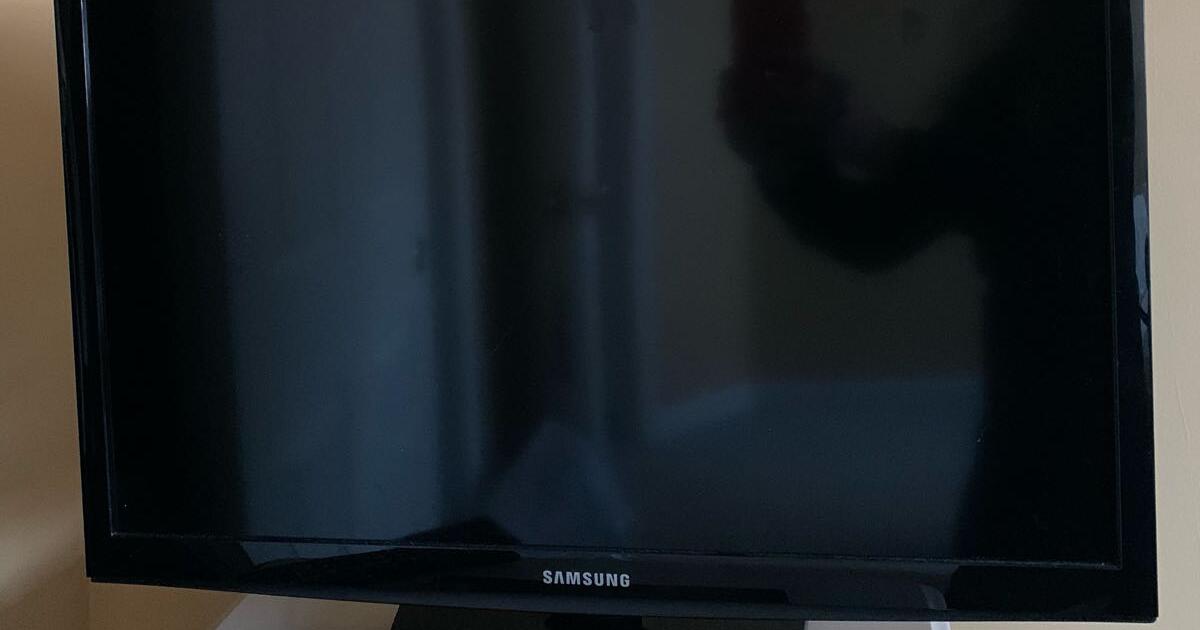 BRAND NEW W/O BOX - Samsung 4000 Series UN24H4000AF 24" 720p HD LED TV ...