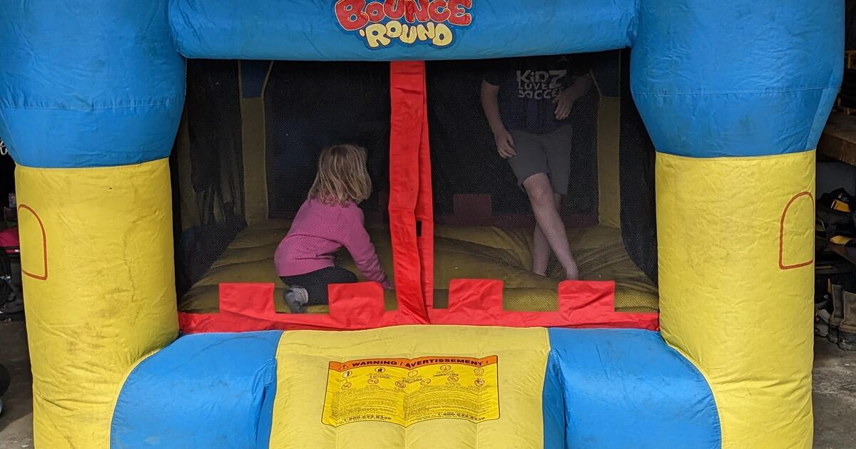 Bounce Round Castle Bounce House for $50 in Castro Valley, CA | Finds ...