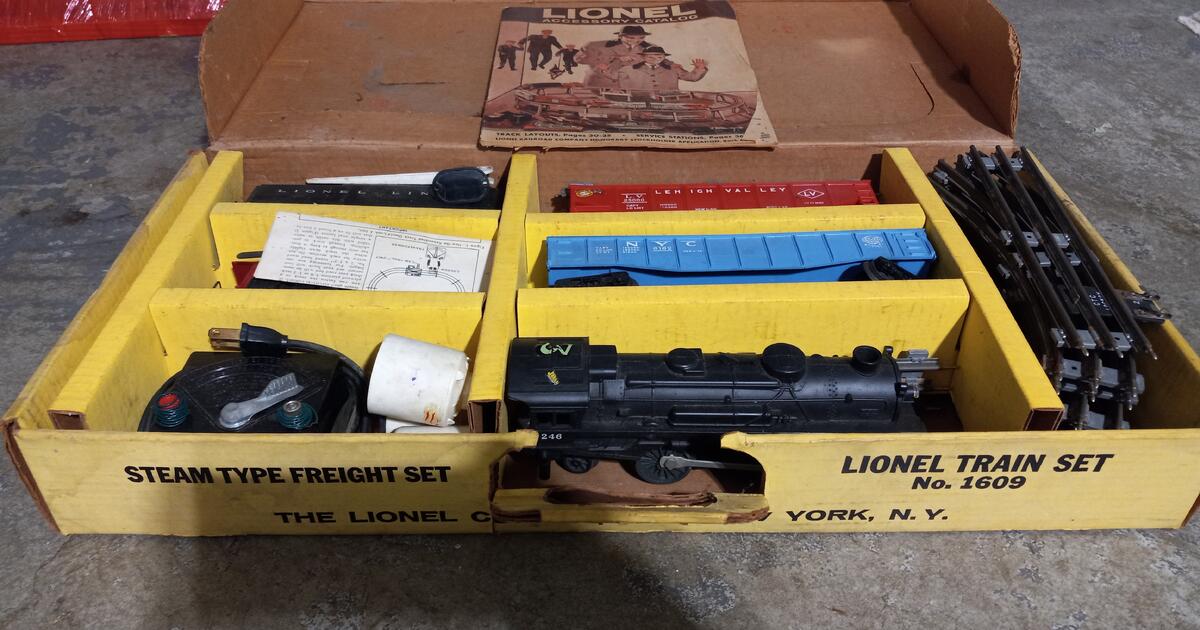 Lionel Eletric train set for $150 in St. Louis, MO | Finds — Nextdoor