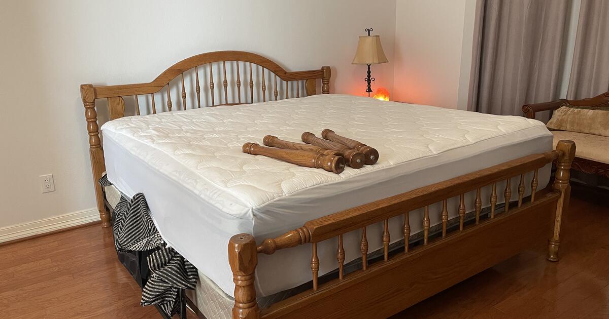 Oak, solid wood Bed Frame with box spring and metal frame. king Size ...