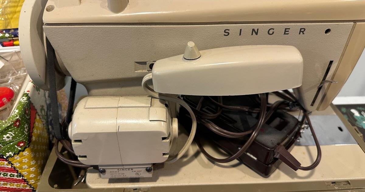Singer Sewing Machine with Accessories for Free in Arnold, MD | For ...