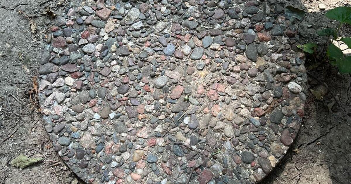 Round Aggregate Stepping Stones Pavers for Free in Normal, IL | For Sale & Free — Nextdoor
