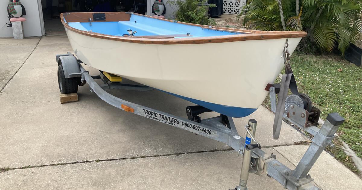 12 1/2’ Dyer Dhow sailing or rowing dinghy for $3400 in Punta Gorda, FL ...
