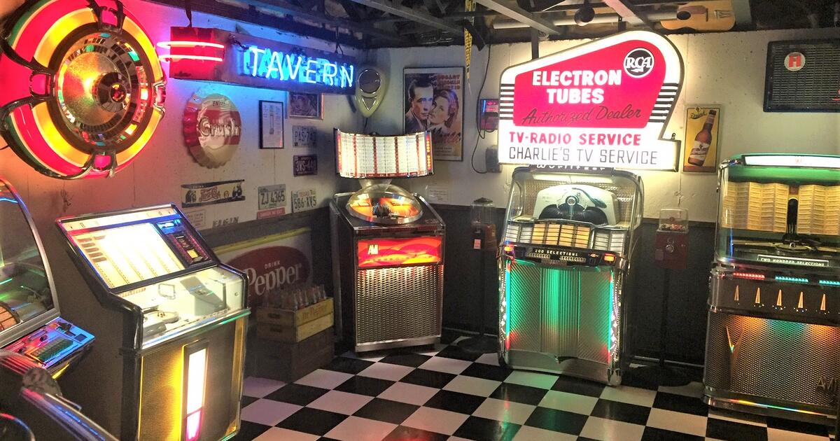 WANT TO BUY: Jukebox Juke Box Coke Machine Coca Cola Slot for $1000 in ...