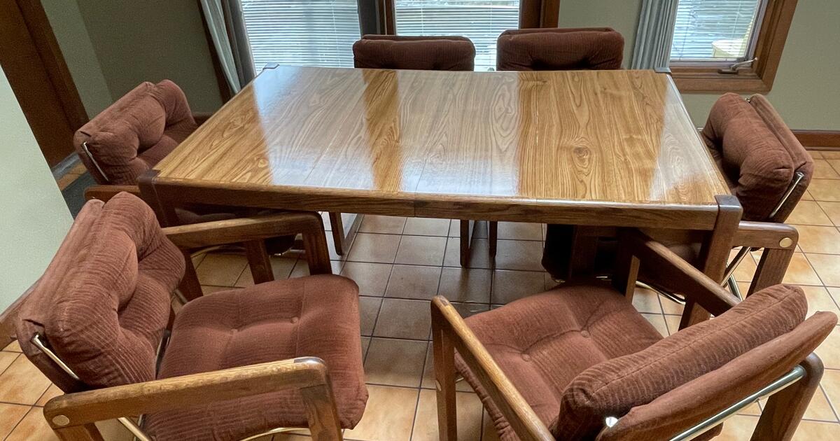 FREE - Dining Room Table & 6 Chairs for Free in Arlington Heights, IL ...