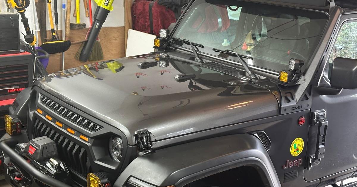 2019 Jeep Wrangler JL Crystal Graphite Gray Hood for $150 in Grass ...
