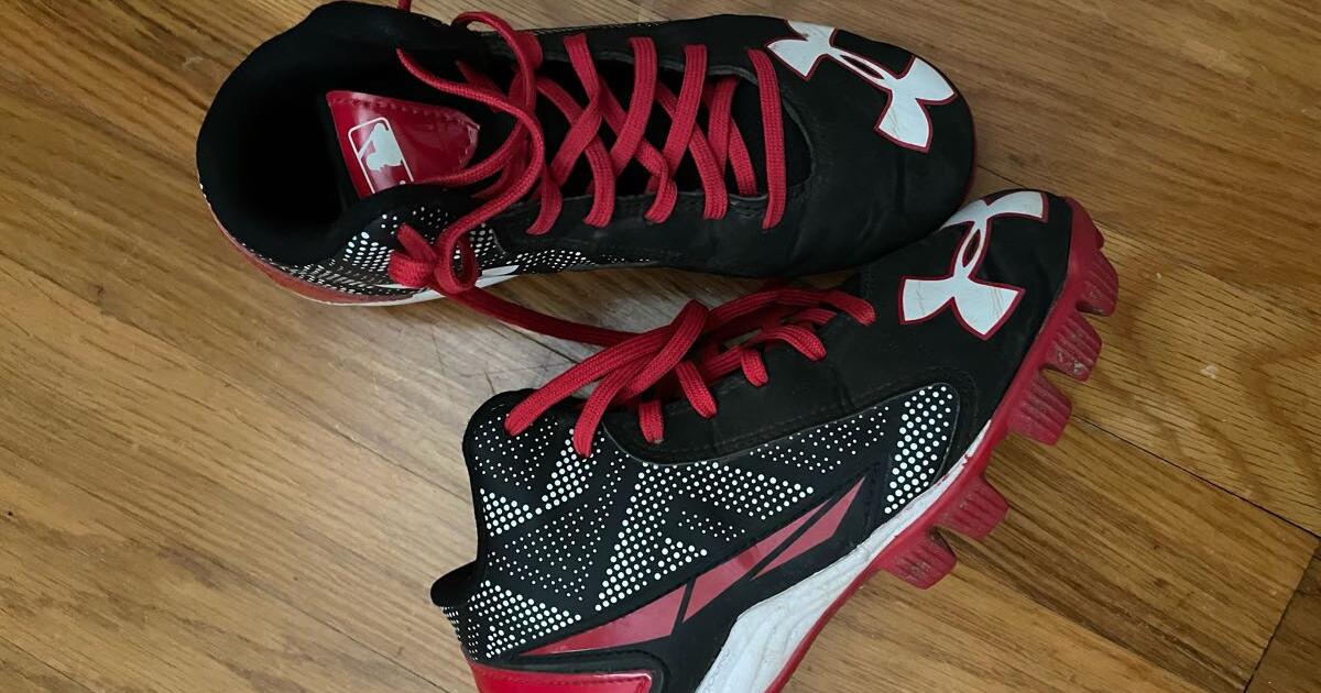 UnderArmor Baseball spikes- size 1Y for $10 in Carnegie, PA | For Sale ...