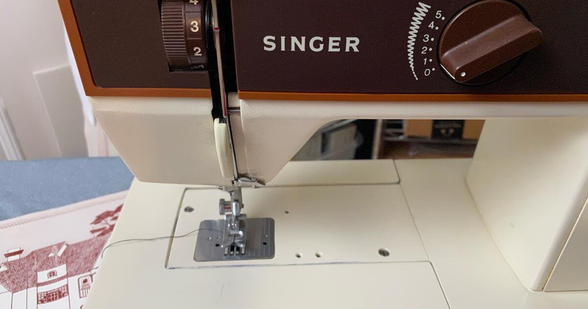 Vintage Singer Sewing Machine Model 5525 for $60 in Houston, TX | For ...