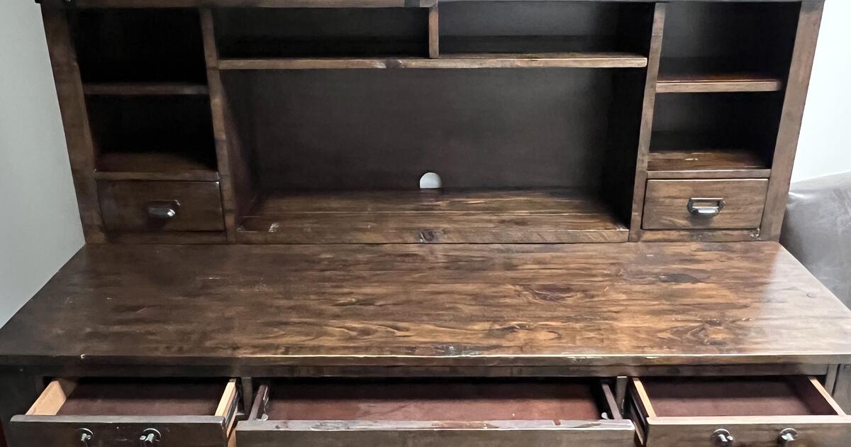 5 piece Executive Desk Set, Includes 2 desks, 1 hutch, 1 dest top hutch ...