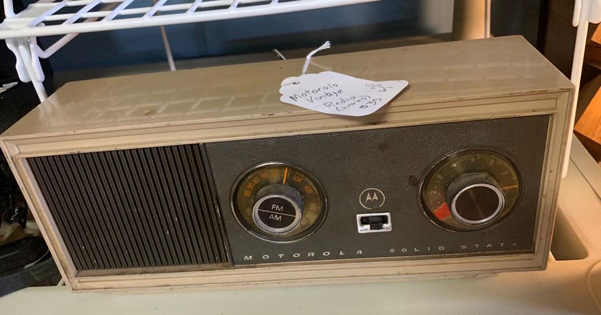 Vintage Radios $35 And Up… Visit EN Miller antique Mall in Verona ...