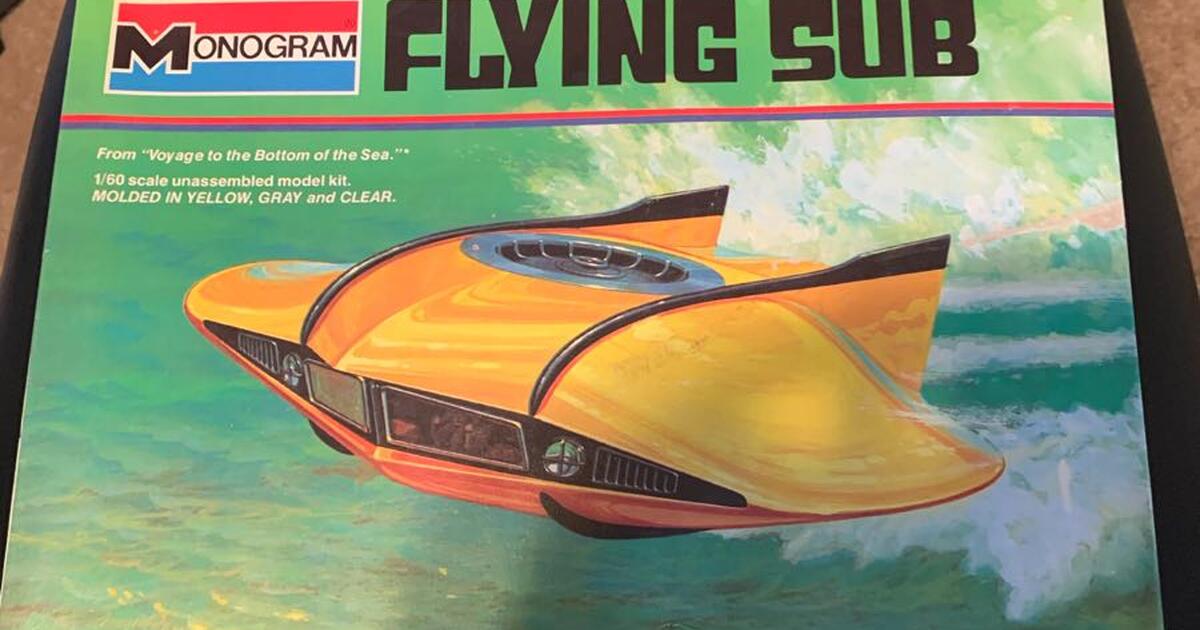 Plastic flying sub model for $10 in Adrian, MI | For Sale & Free — Nextdoor