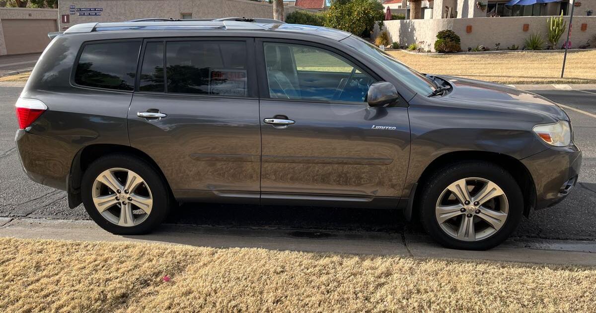 2010 Toyota Highlander Limited AWD SUV - 3 rows, seats 7 for $7800 in ...