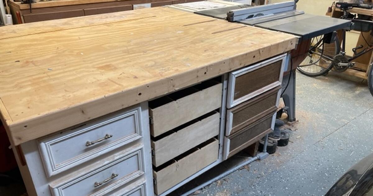 Cabinet Makers Workbench for $5 in Austin, TX | Finds — Nextdoor