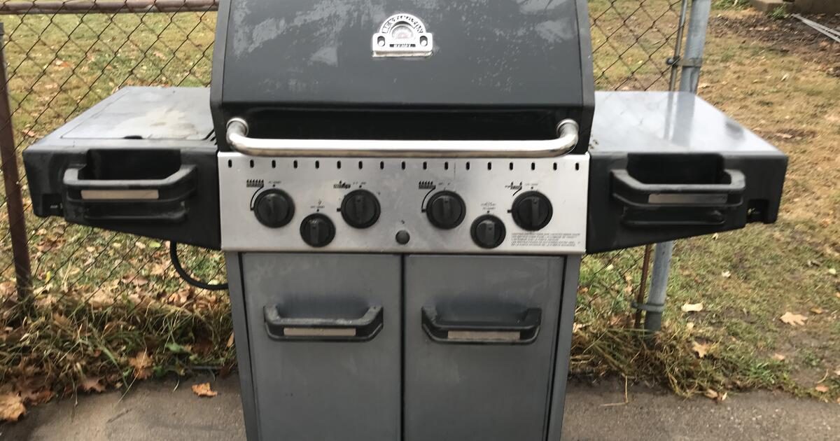 Huntington Rebel Gas Grill - Free! for Free in St. Paul, MN | For Sale ...