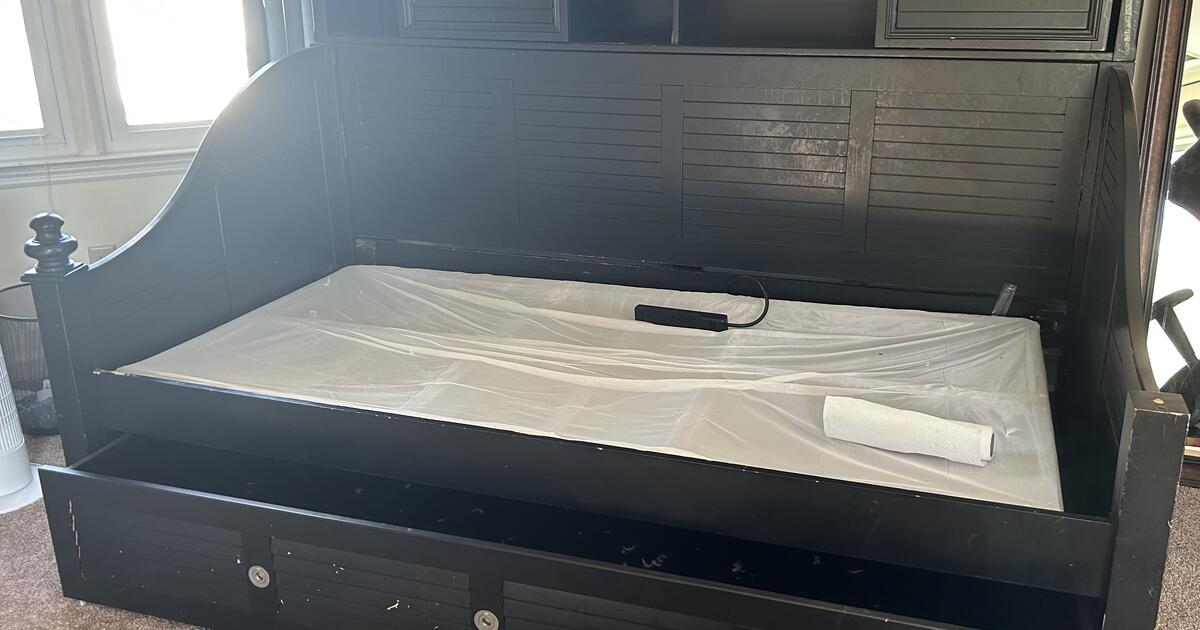 Used bed w/built-in drawers/shelving needs cleaning and touch up ...