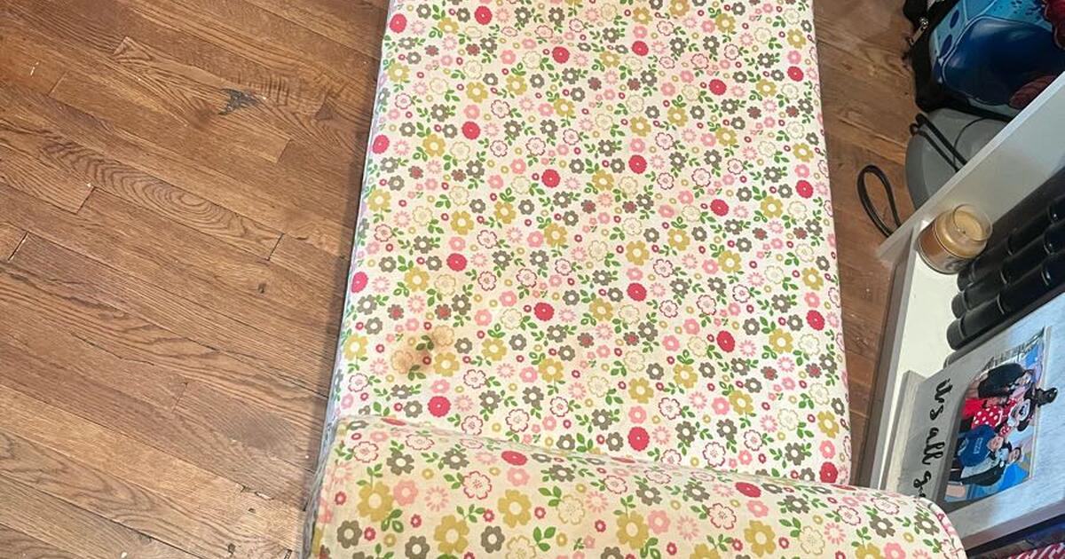 Floral Patterned Chaise Lounge for Free in Minneapolis, MN | For Sale ...