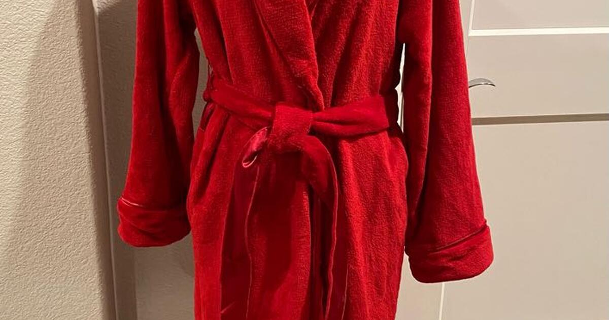 Red Plush Robe - Evelyn & Crabtree - NEW with tag for $25 in Danville ...