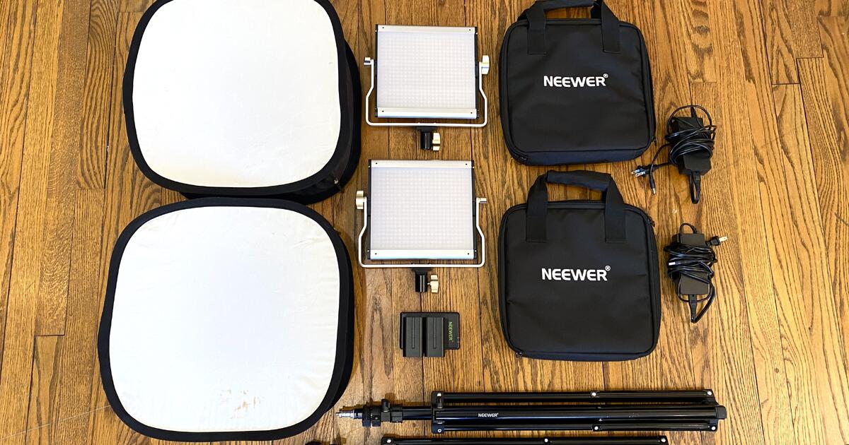 Neewer LED lights, set of 2, w/soft boxes & batteries for $155 in ...