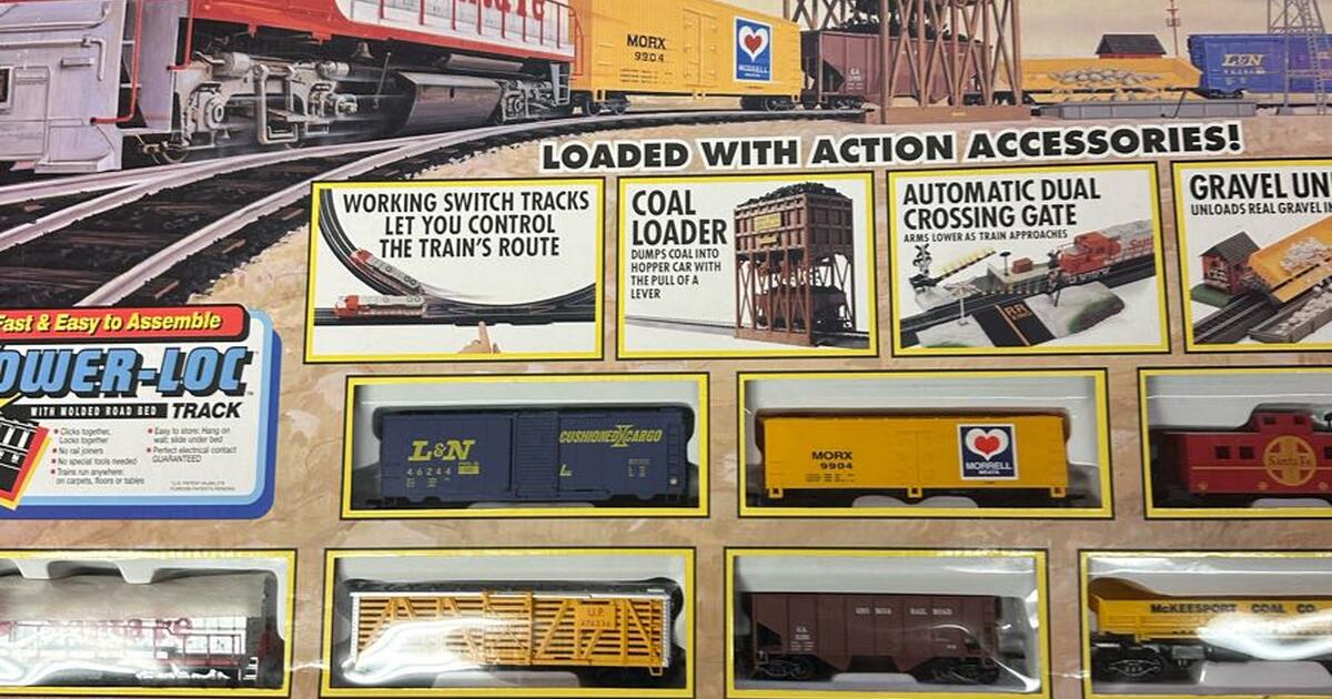 (1)-BRAND NEW-Freightline USA Santa Fe Electric Train Set 1980 for $375 ...