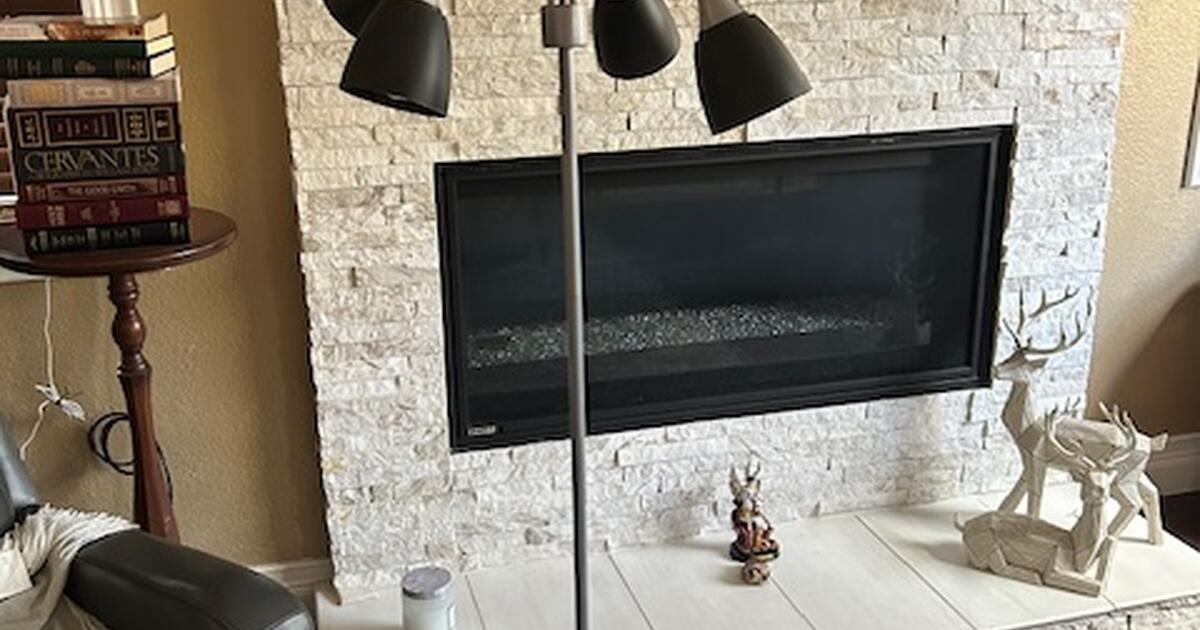 Modern 5 head metal tree floor lamp with adjustable gooseneck arms. for ...