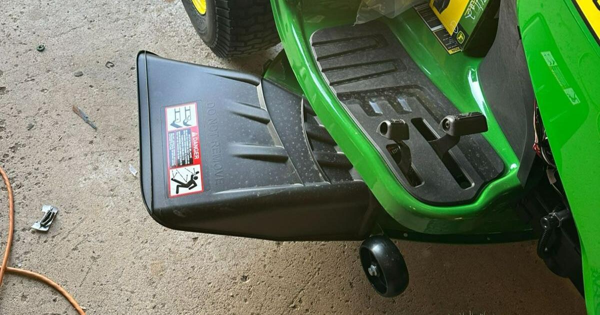 John Deere OEM Grass Discharge Chute for S100 Riding Mower - New for ...