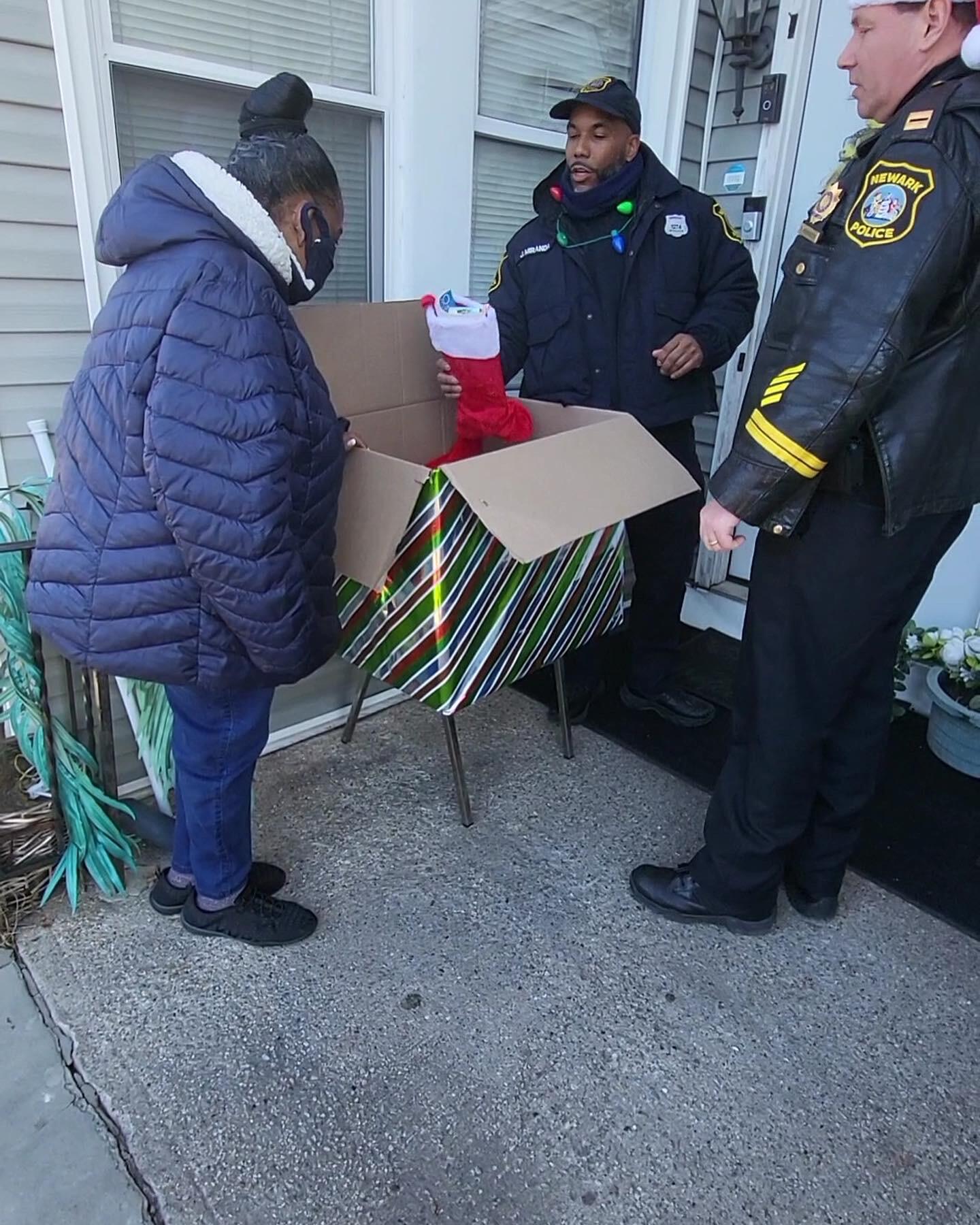 5th Precinct Commanders, Community Service Officers Deliver Gifts to ... 5th Precinct Commanders, Community Service Officers Deliver Gifts to ...