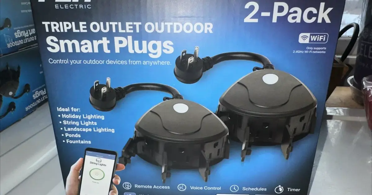 Feit Electric Triple Outlet Outdoor Smart Plugs 2-Pack for $9 in Plano ...