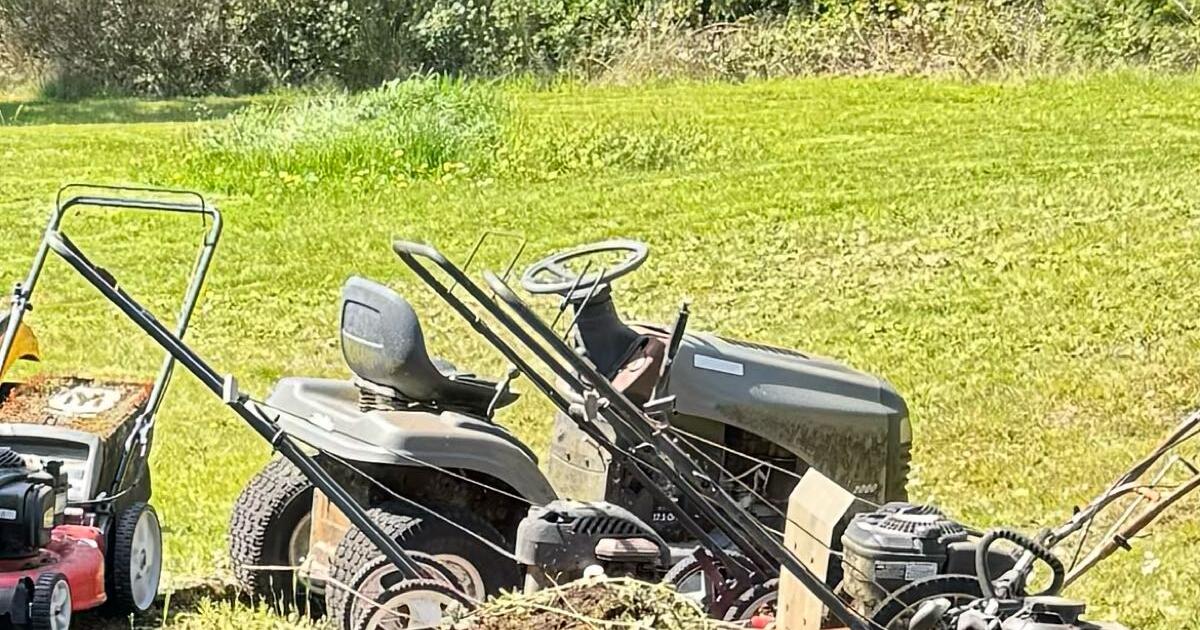 Free. Two riding lawn mowers for Free in Port Townsend, WA | For Sale ...