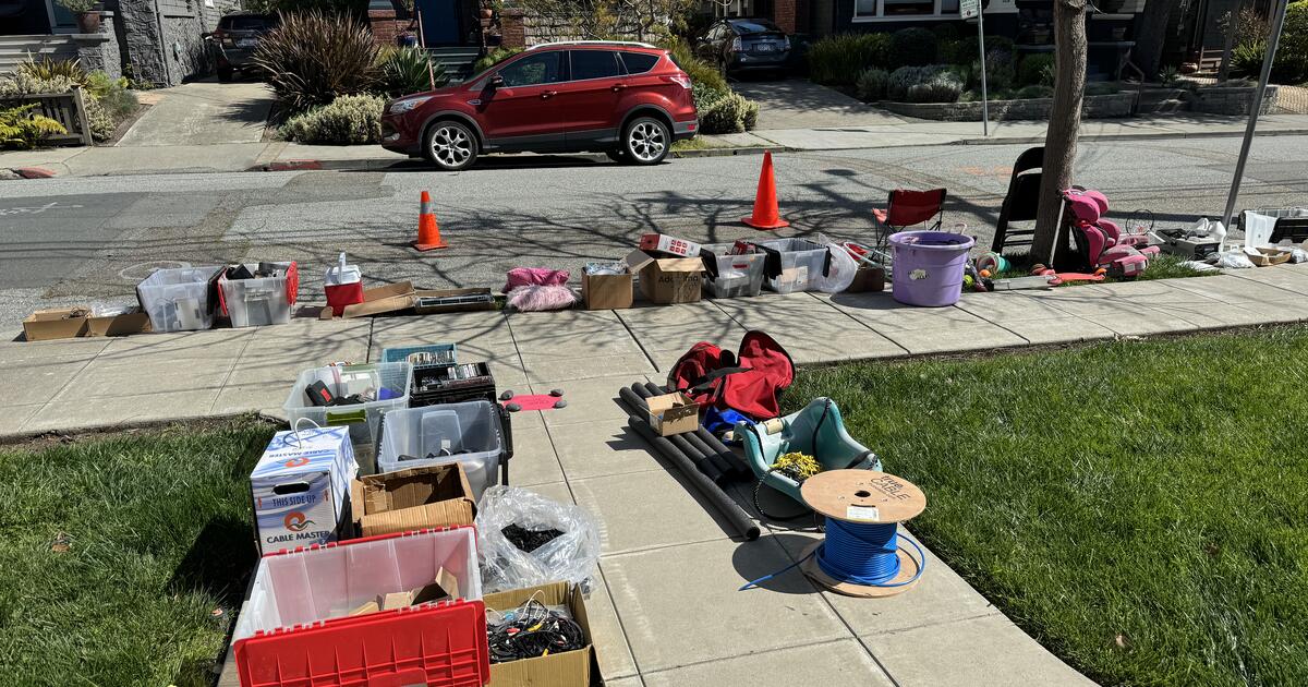 Free Stuff! - Spring cleaning... help save this stuff from the landfill ...
