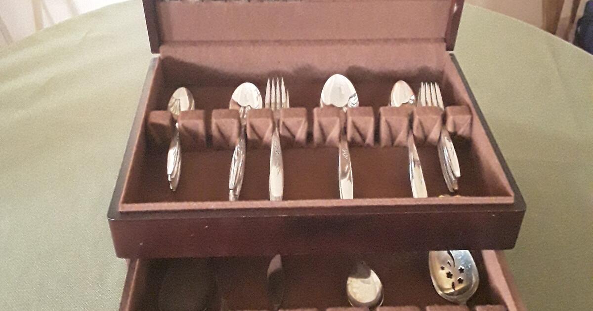 6 piece Oneida flatware set with serving utensils with box, 6 piece ...