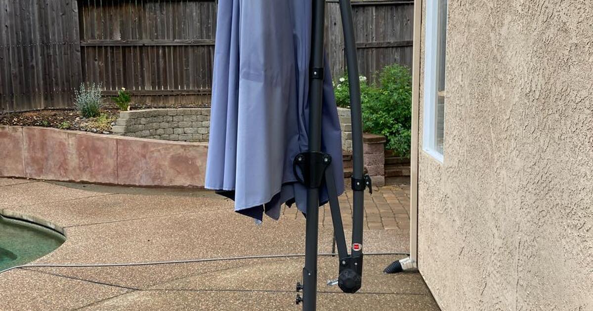 10’ Patio OFFSET Umbrella+ Base+Extra Canopy-LED Solar Lights for $60 ...