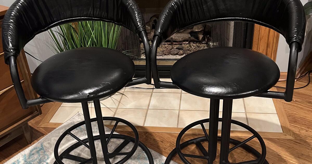Set of 2 Black Bar Stools for $40 in Dublin, OH | For Sale & Free ...