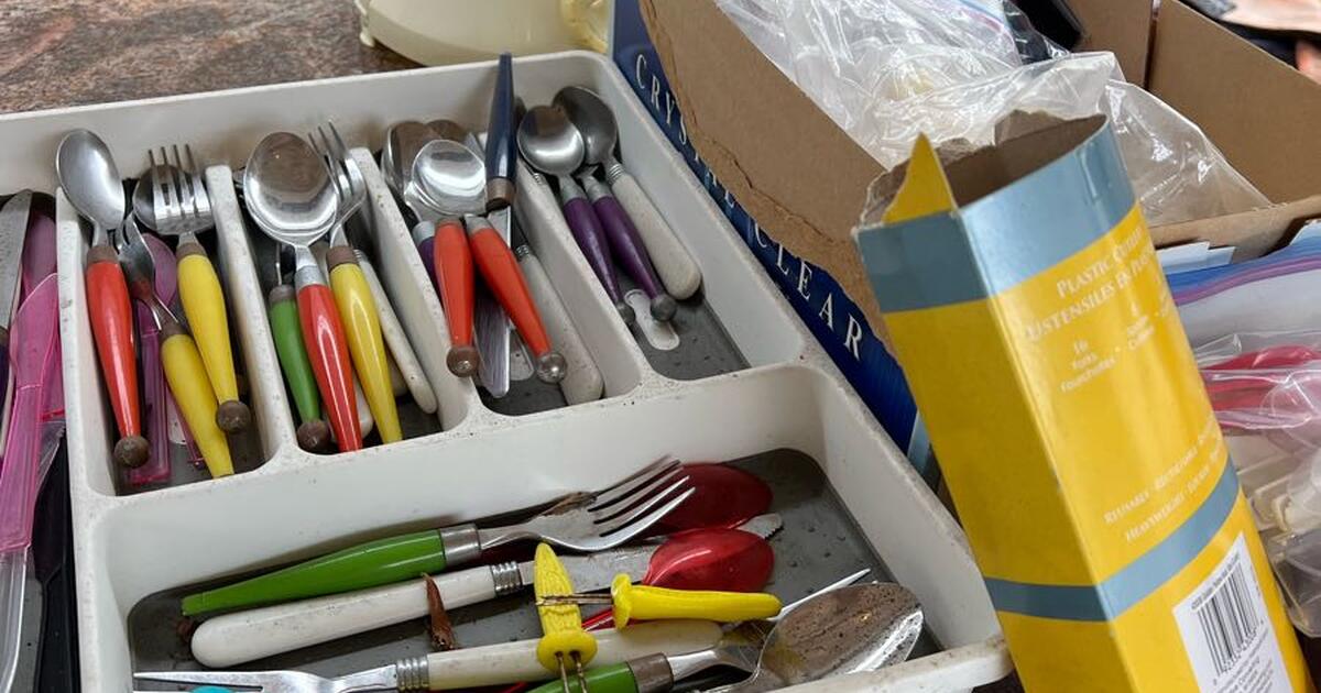 Random outdoor silverware for Free in Manhattan Beach, CA | For Sale ...