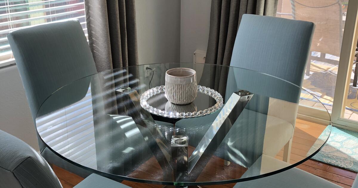 Custom Bassett Dining Chairs with Gail Dining table for $1400 in ...