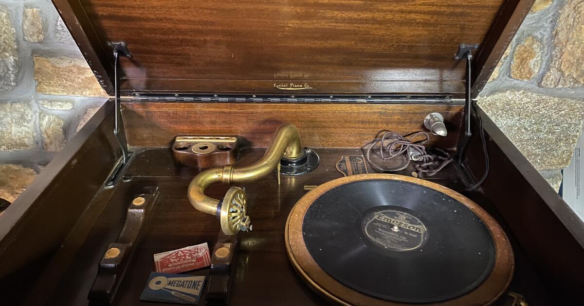 Antique Victrola Victor Talking Machine Phonograph Record Player VV 8-4 VV8-4 for $800 in ...