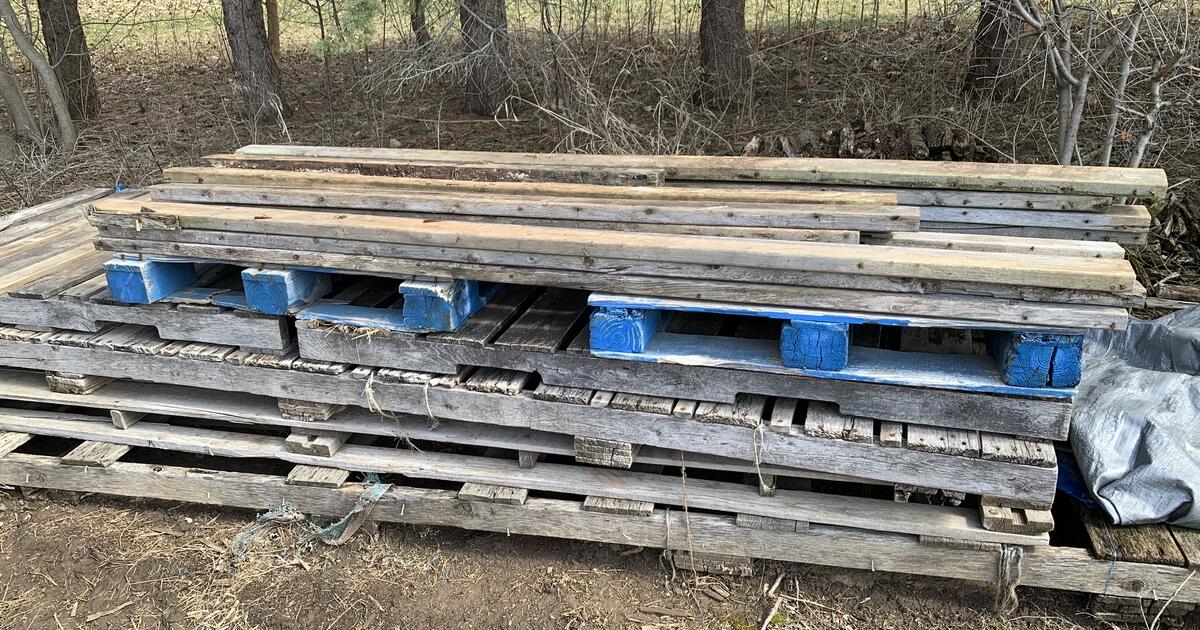 Free pallets & about 15 used 2 x 4,s for Free in Wayne, IL | For Sale ...
